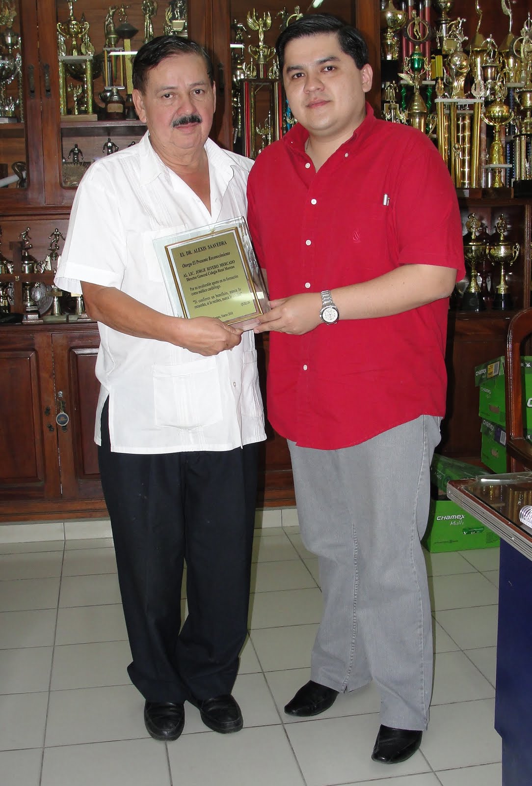 COLEGIO "GABRIEL RENE MORENO" - MONTERO: EL DR. ALEXIS TOSHIO SAAVEDRA ...