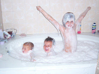 The Diaz Family: BuBBle BaTH FuN