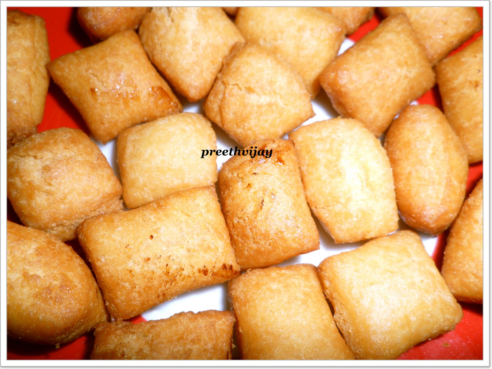 Luscious Indian Recipes: CRISPY FLOUR BISCUIT