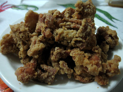 pusang maganda: chicken skin chicharon