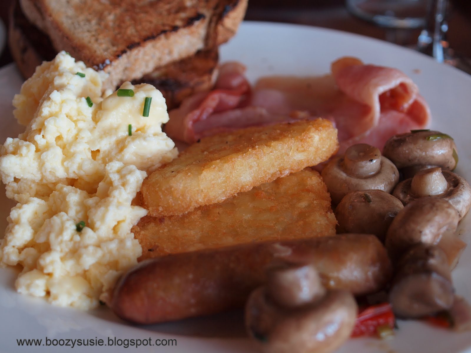 boozy susie: Champagne Breakfast at the Stamford Grand Glenelg