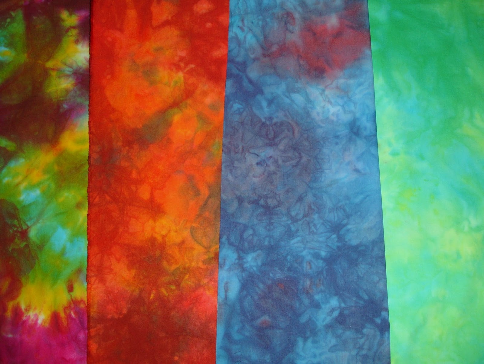 socr8v: Fabric dyeing and an Online textile workshop