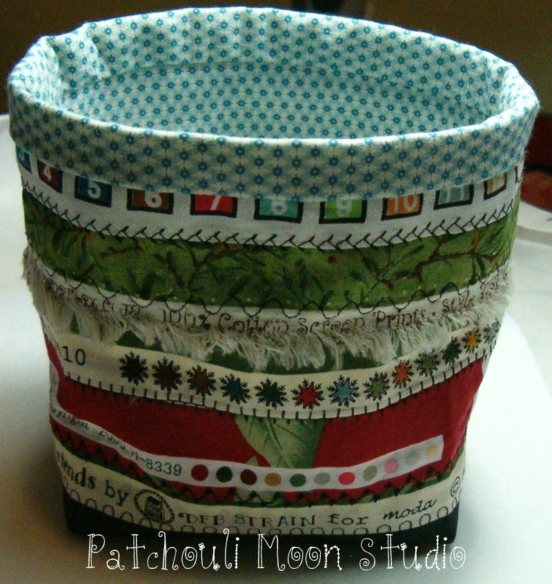 Patchouli Moon Studio: Selvage Thread Catcher Bag