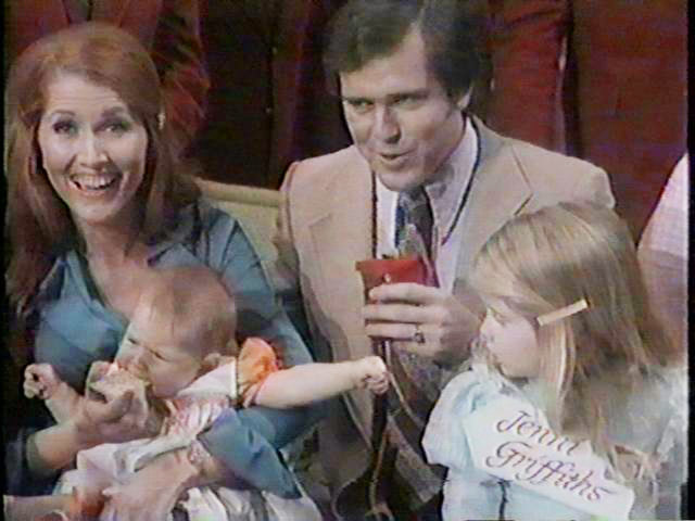 WELK MUSICAL FAMILY: Christmas Through The Years with Sandi Griffiths ...