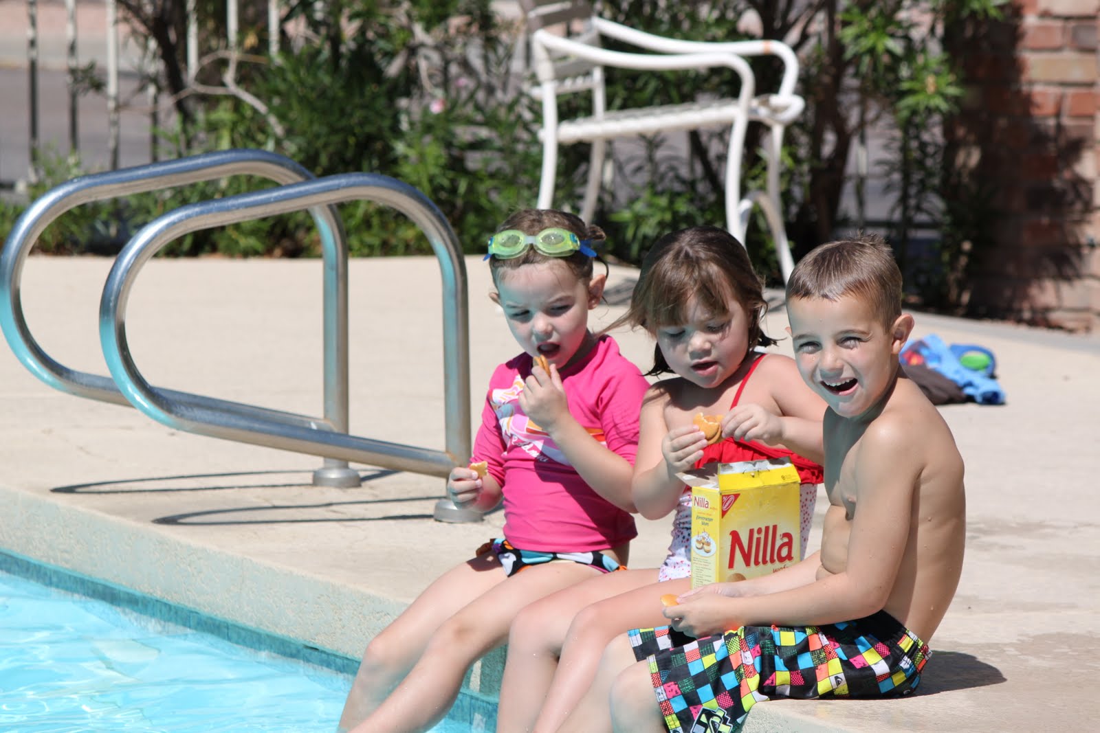 Emily in Wonderland: Swimming, Swimming, Swimming