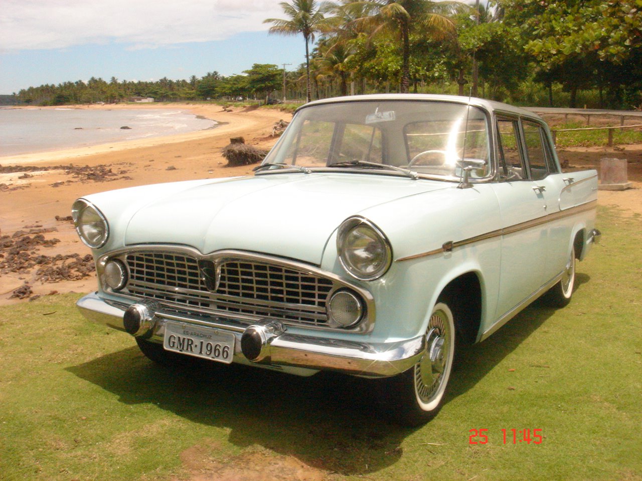 Antigos Verde Amarelo: Simca Tufão na praia ...