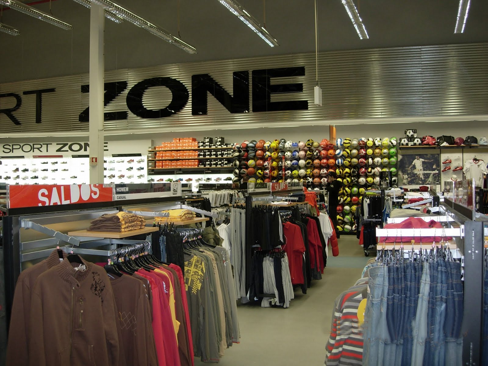 Carmen Corpas: SPORT ZONE. Players Wanted.