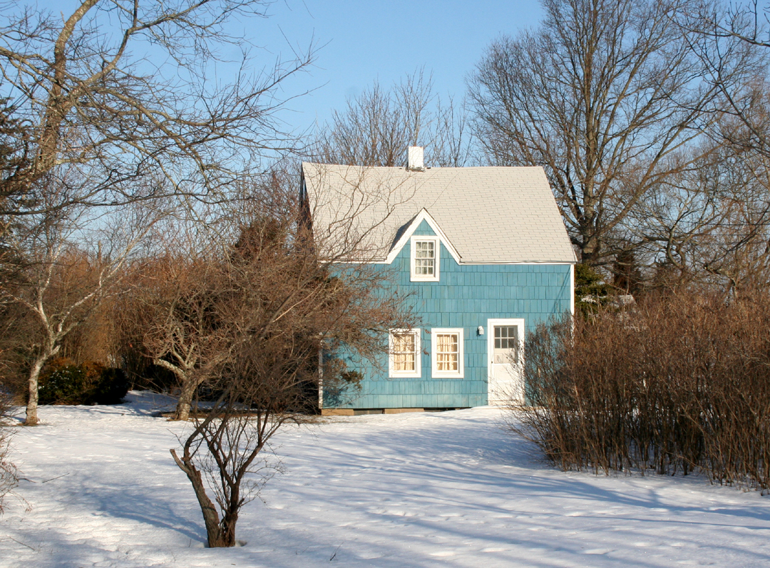 Robert Lohman's Photos of the Hamptons: Blue Farm House