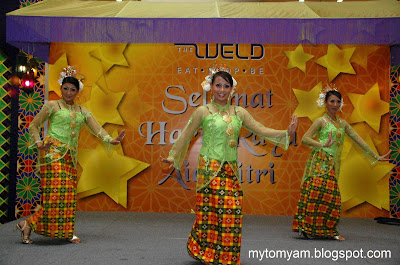 Mai Tomyam: Cultural dance show for Hari Raya 2009 at The Weld, Kuala ...