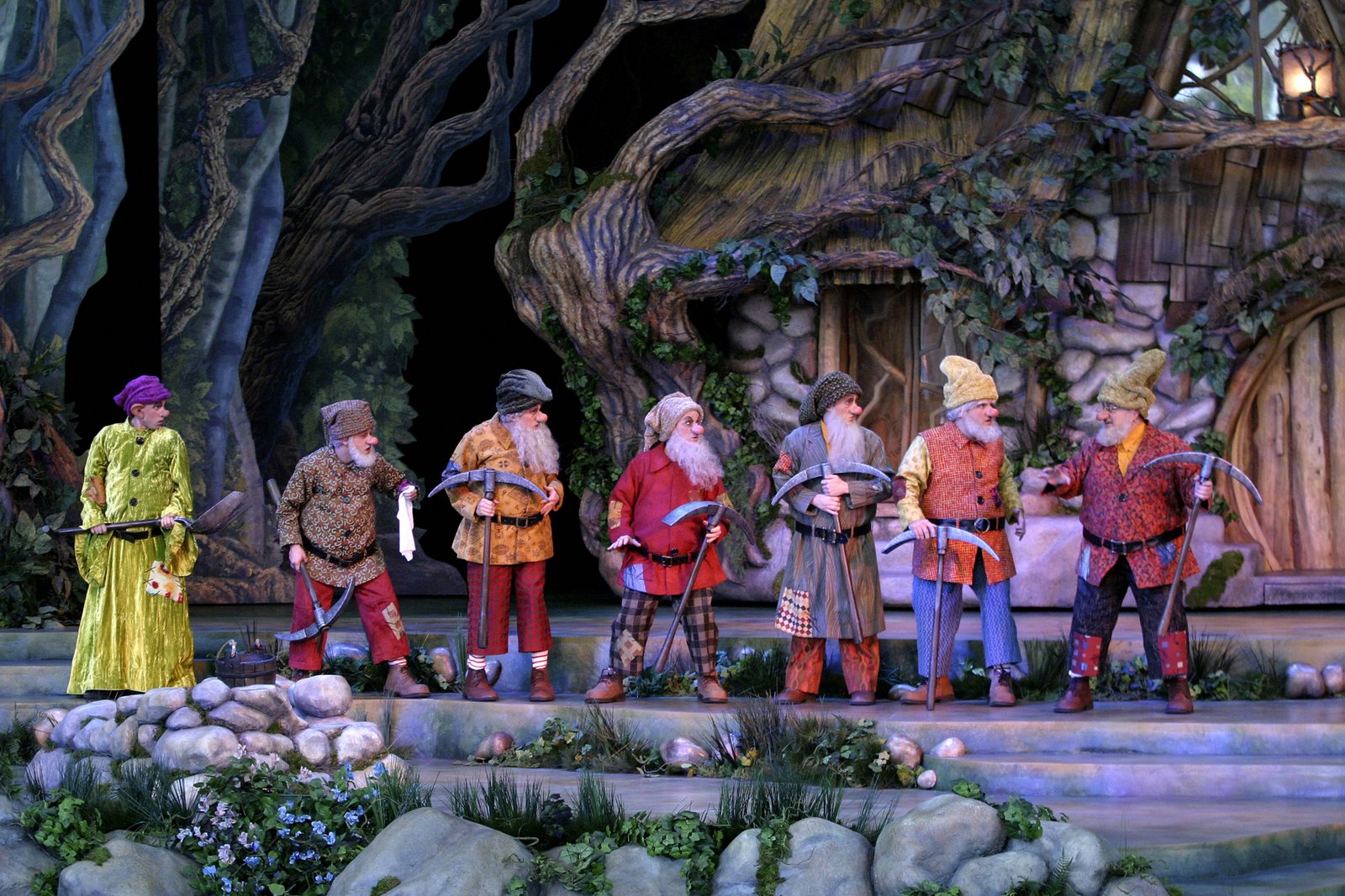 Filmic Light - Snow White Archive: Snow White - An Enchanting Musical ...