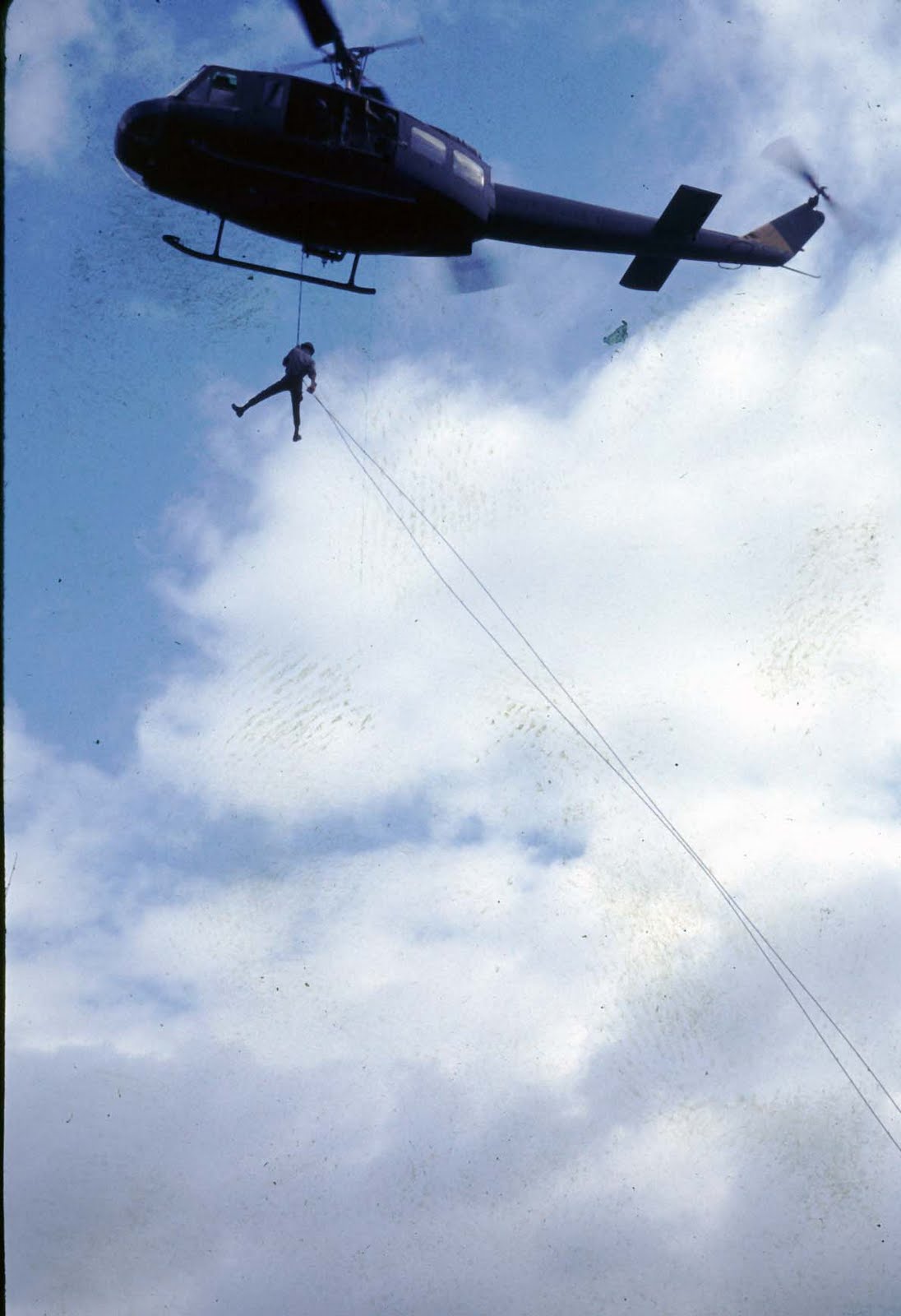 Huy Hieu va Trang Bị Biệt Kích Nha Kỹ Thuật: STABO