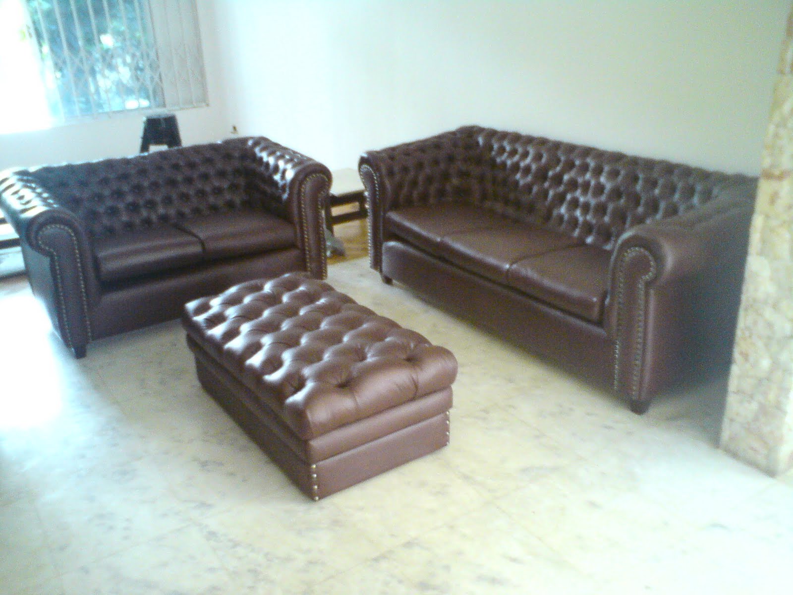 Luizinho Tapeçaria & Decorações: Jogo de sofa com puff Chester Field em ...