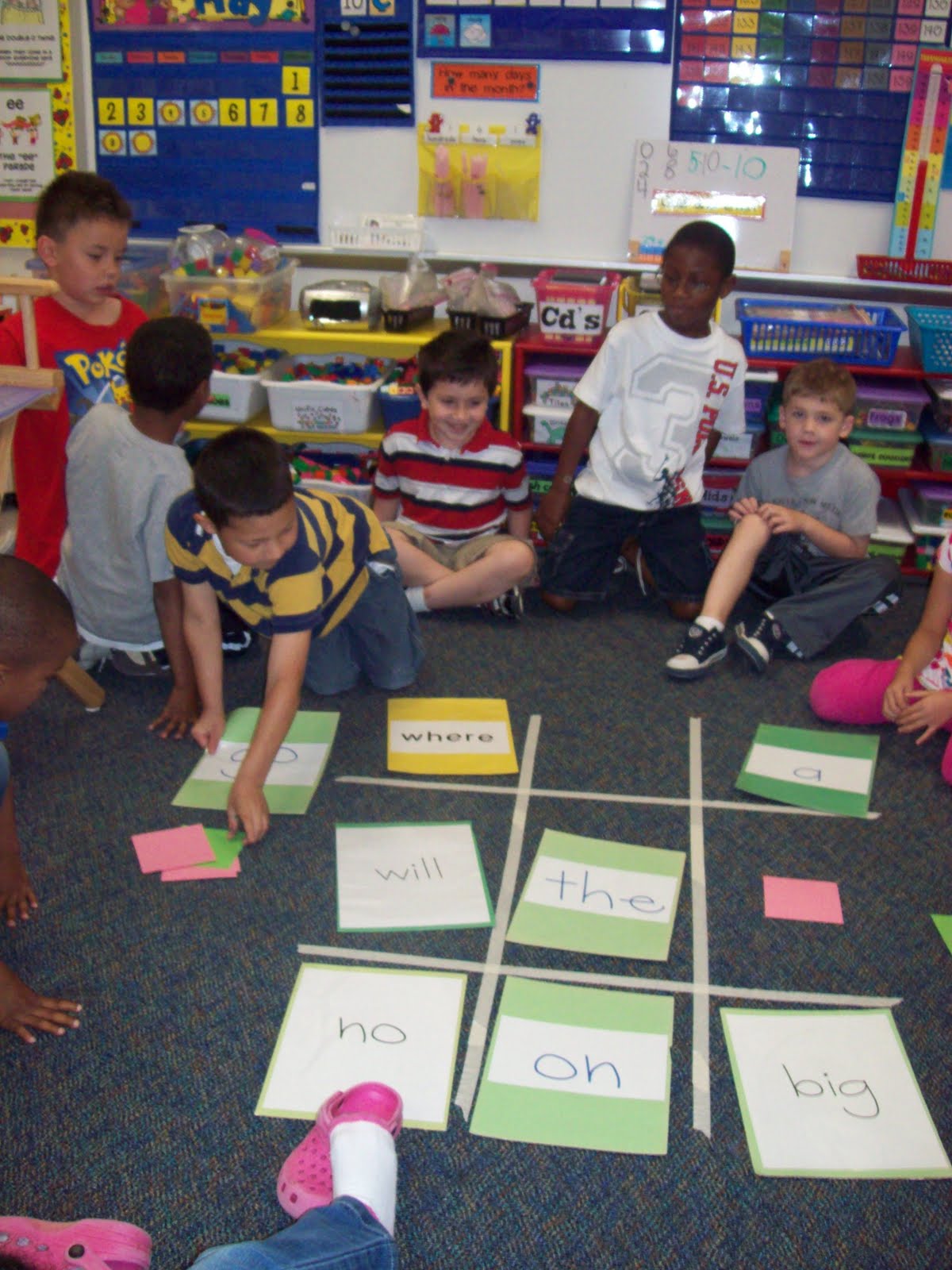 Kindergarten Chronicles: A Kindergarten Blog...: Word Wall Tic-Tac-Toe