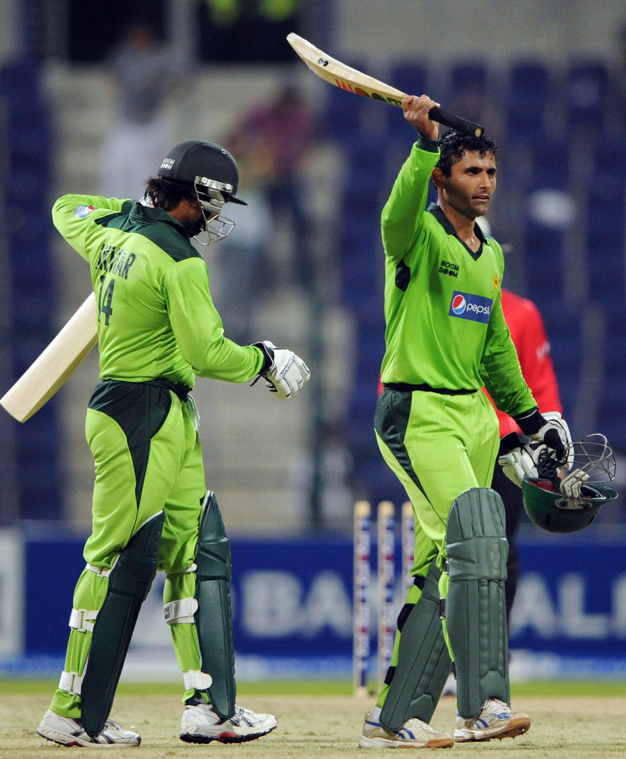 CRICKETER'S: Pakistan all rounder Abdul Razzaq dedicated his stunning ...