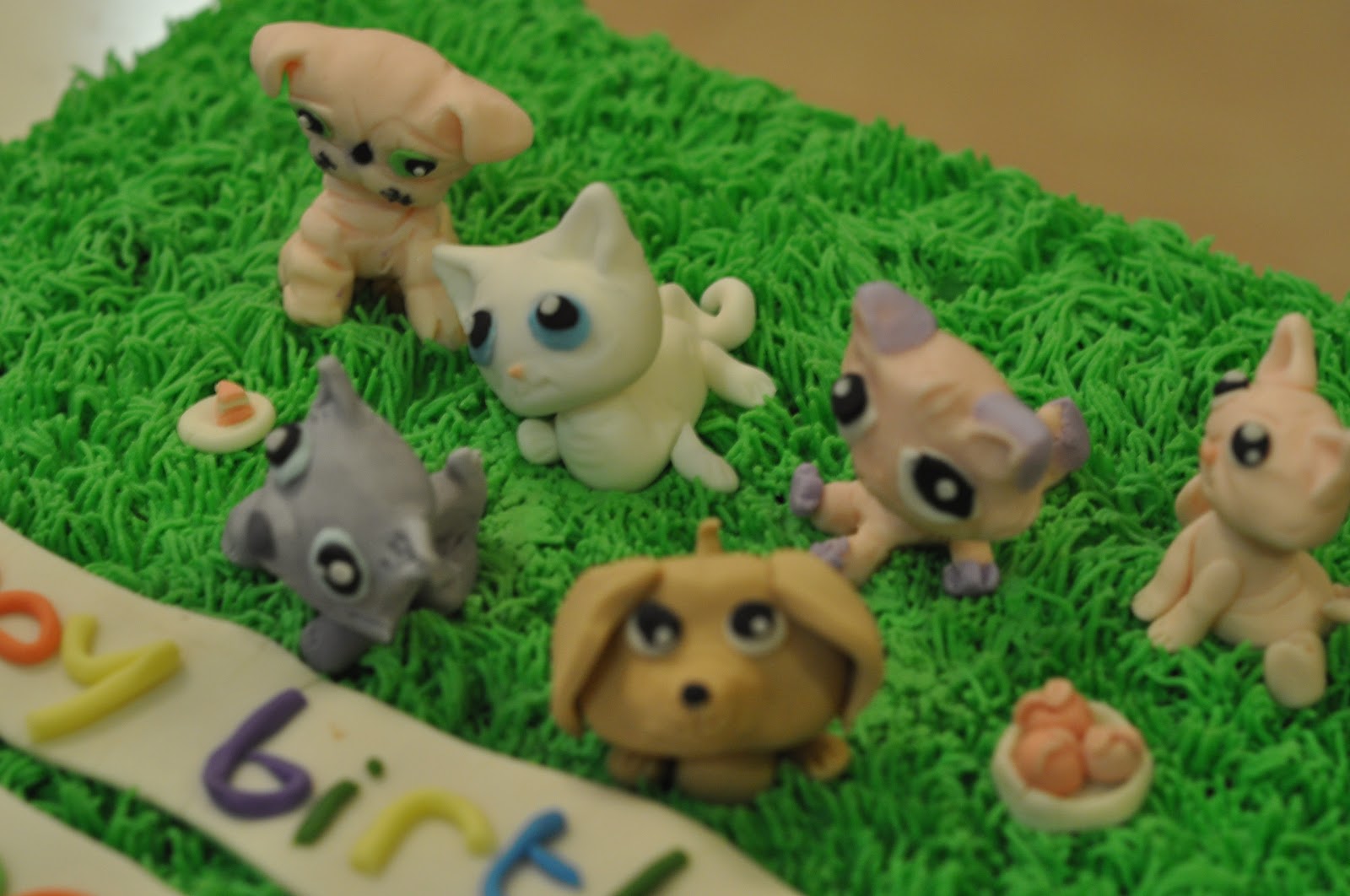 Delicious Cakes By Nell: Dogs and Cats Birthday Cake