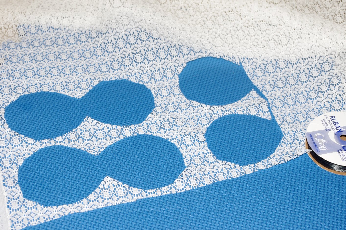 SewPetiteGal: Flower Sash DIY Tutorial