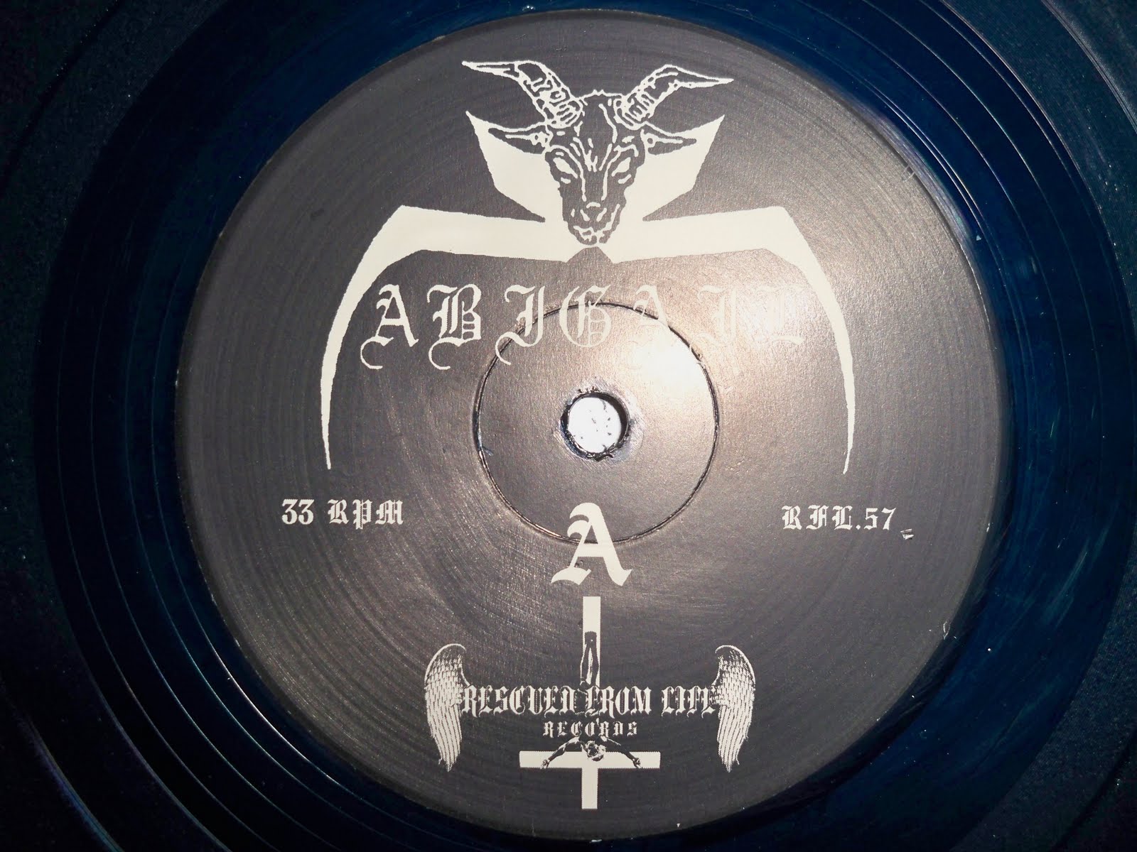 Noisy Vinyl Rips: Abigail / Syphilitic Vaginas - Split [LP] (2009)