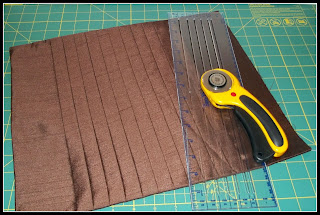 Crafty Girls Workshop...: Table Runner Turned Book Bag