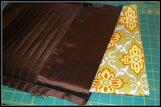 Crafty Girls Workshop...: Table Runner Turned Book Bag