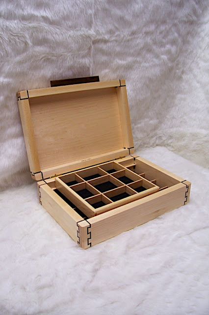 Dust'n Lint: DUST Gallery - Fancy Joinery Boxes