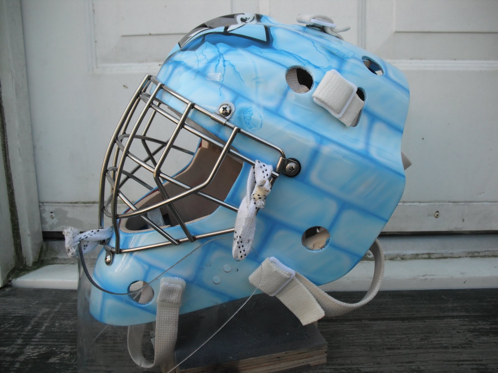 Nix Graphix: Igloo Goalie Mask