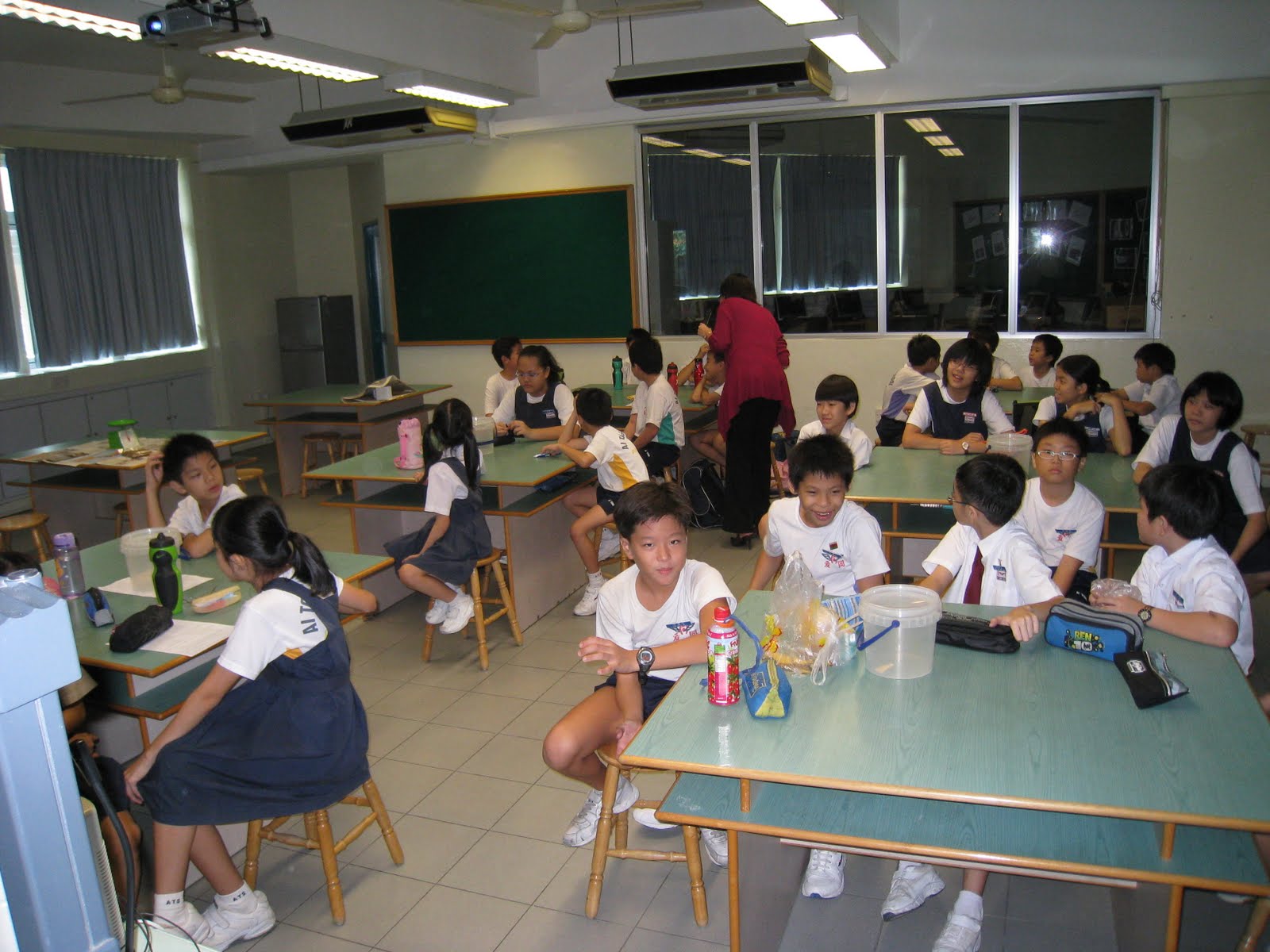 Go Green Global: WASTE REVOLUTION WORKSHOP-AI TONG SCHOOL