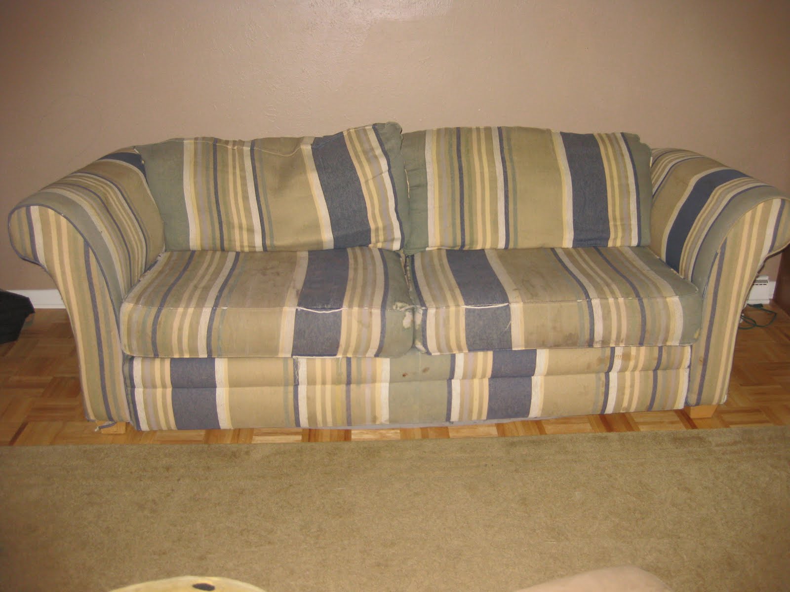 The Bird's Nest: Just How GHETTO Was the Couch?