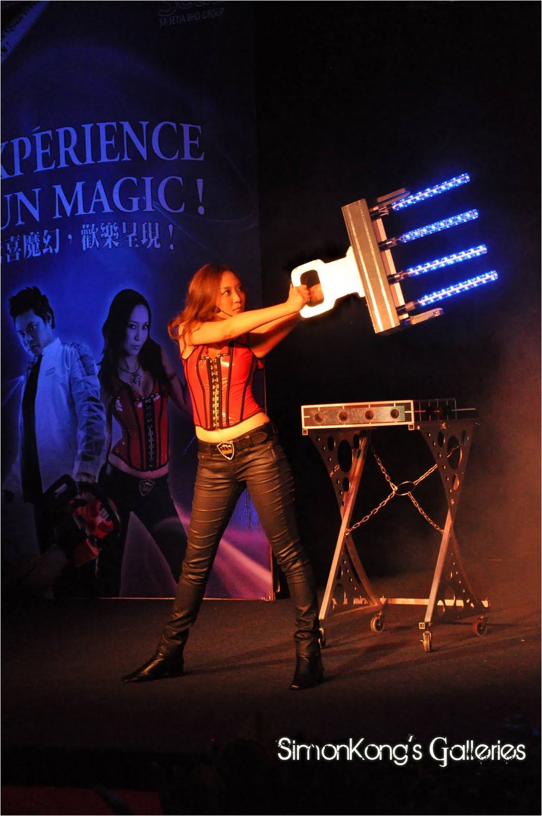 J C Sum and MagicBabe Ning 's magic gig, Zlwin Chew's close up show at ...