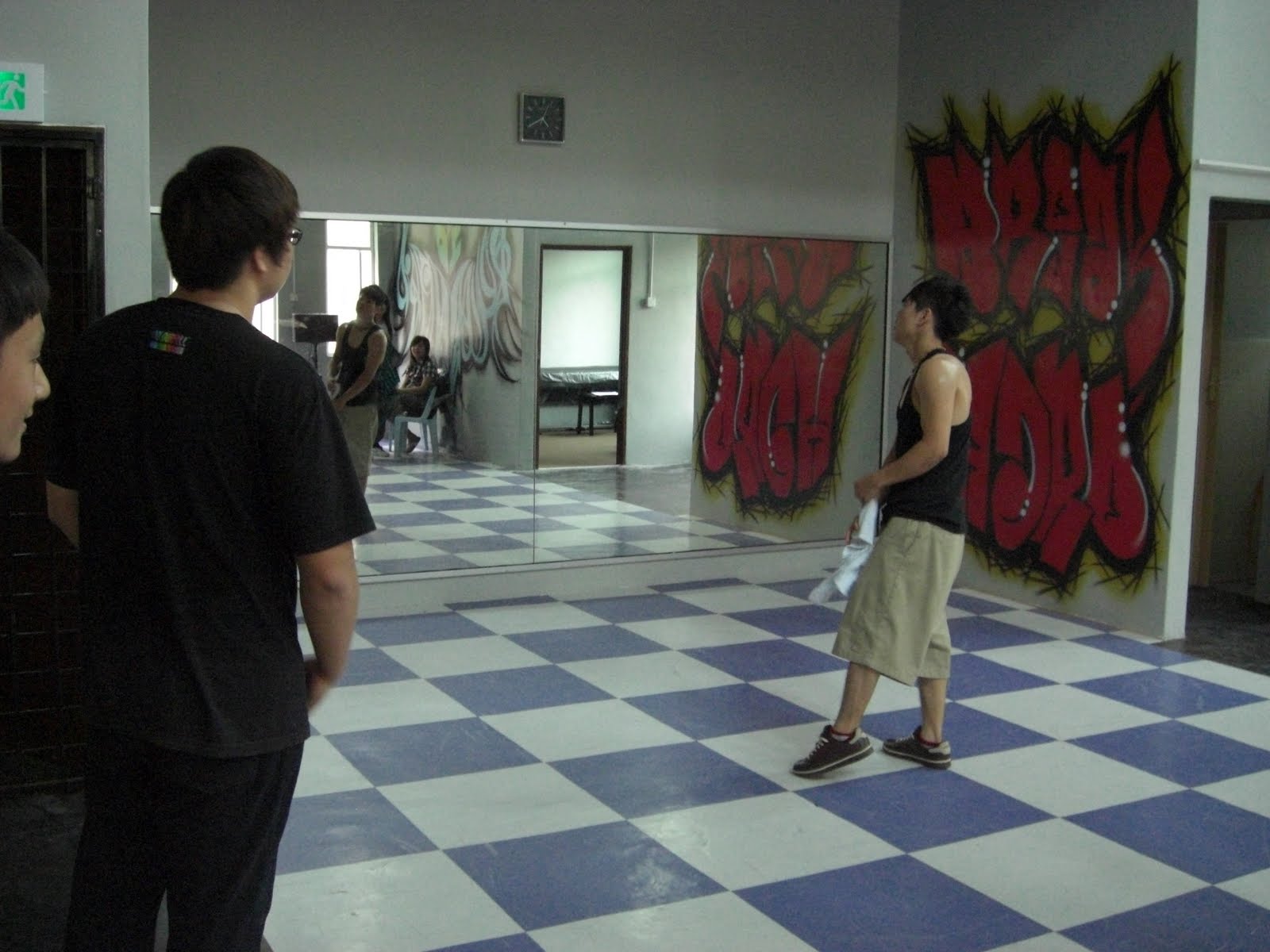 100%Dance Studio: 100% Dance Studio