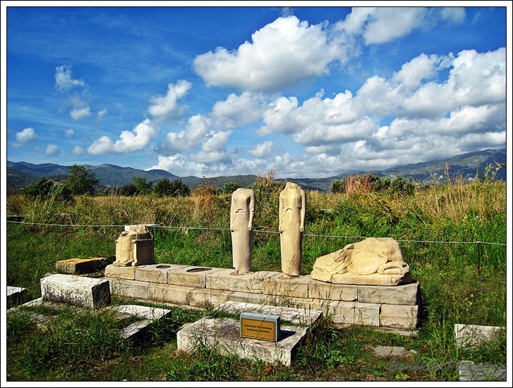 samos daily photo: Sky watch over Geneleos family