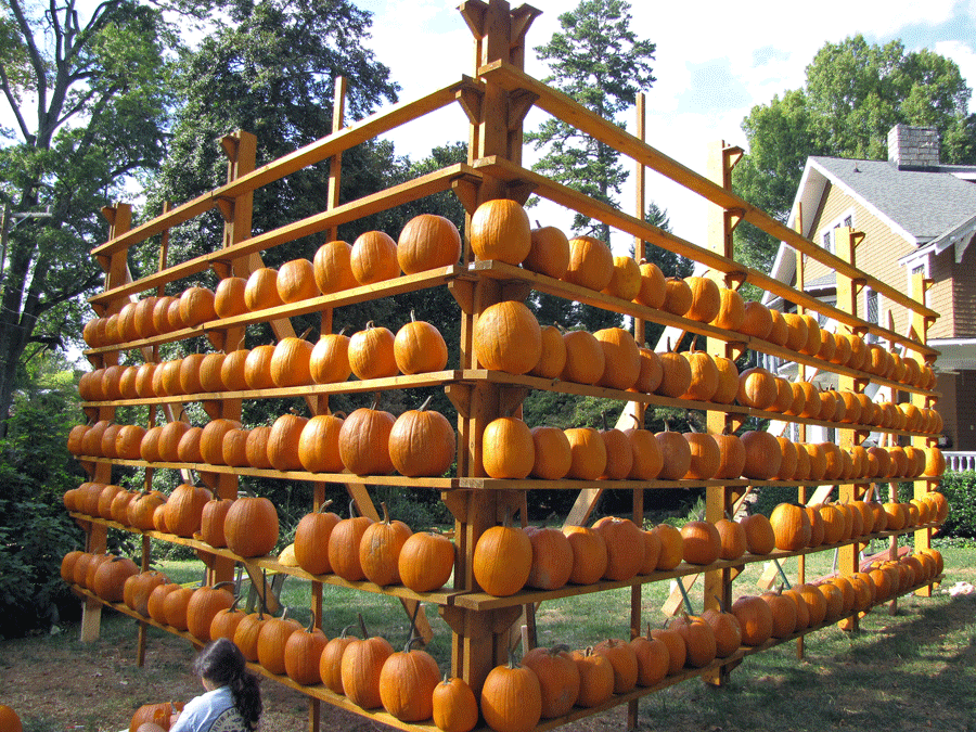 underoak: Great pumpkin wall rises again in the Elizabeth neighborhood ...