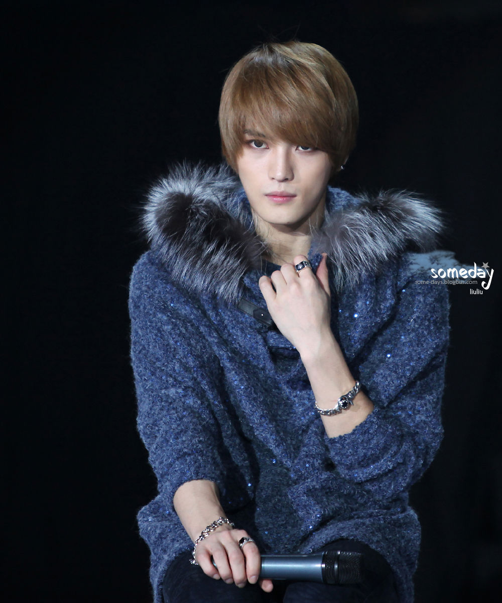 thebeginner: [photos] 101107 JYJ at Shanghai Showcase 3