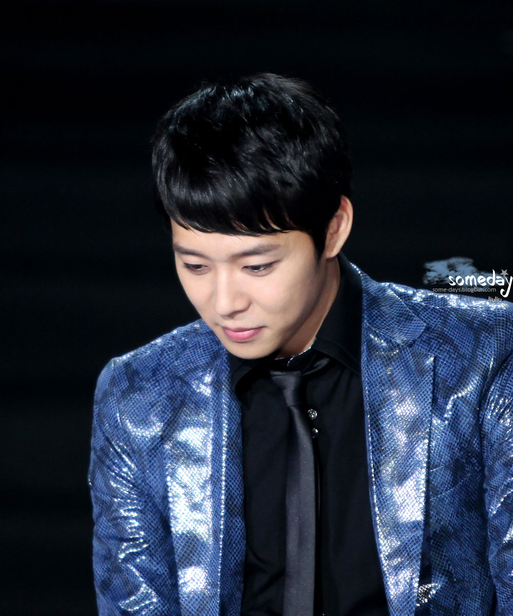 thebeginner: [photos] 101107 JYJ at Shanghai Showcase 3