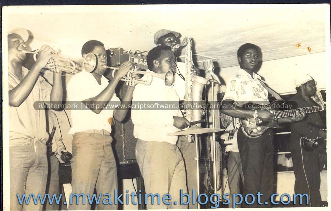 Wanamuziki Tanzania: Mbaraka Mwinyshehe Mwaluka 1