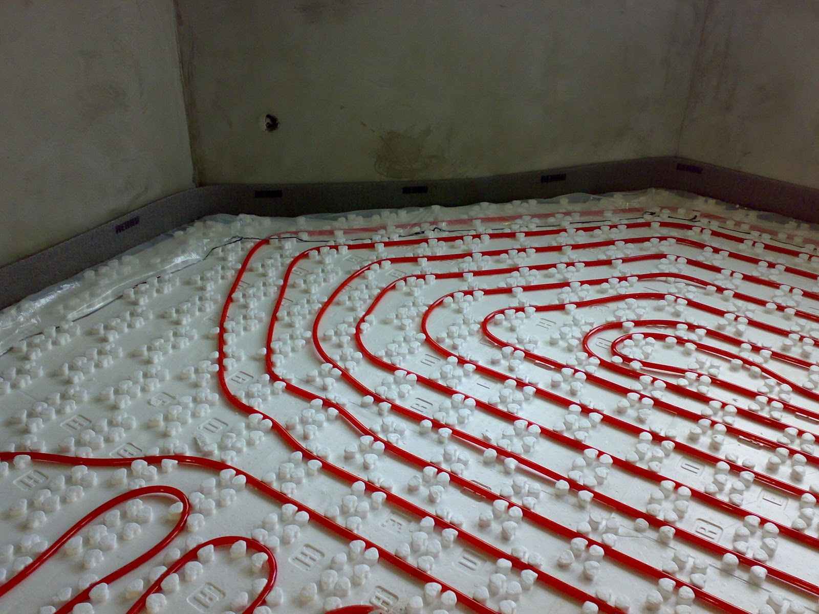 Incalzire in pardoseala: Placa cu nuturi Rehau Vario