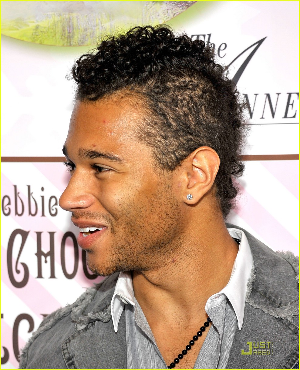 Disney News Stars: Corbin Bleu Nuevo corte de pelo!