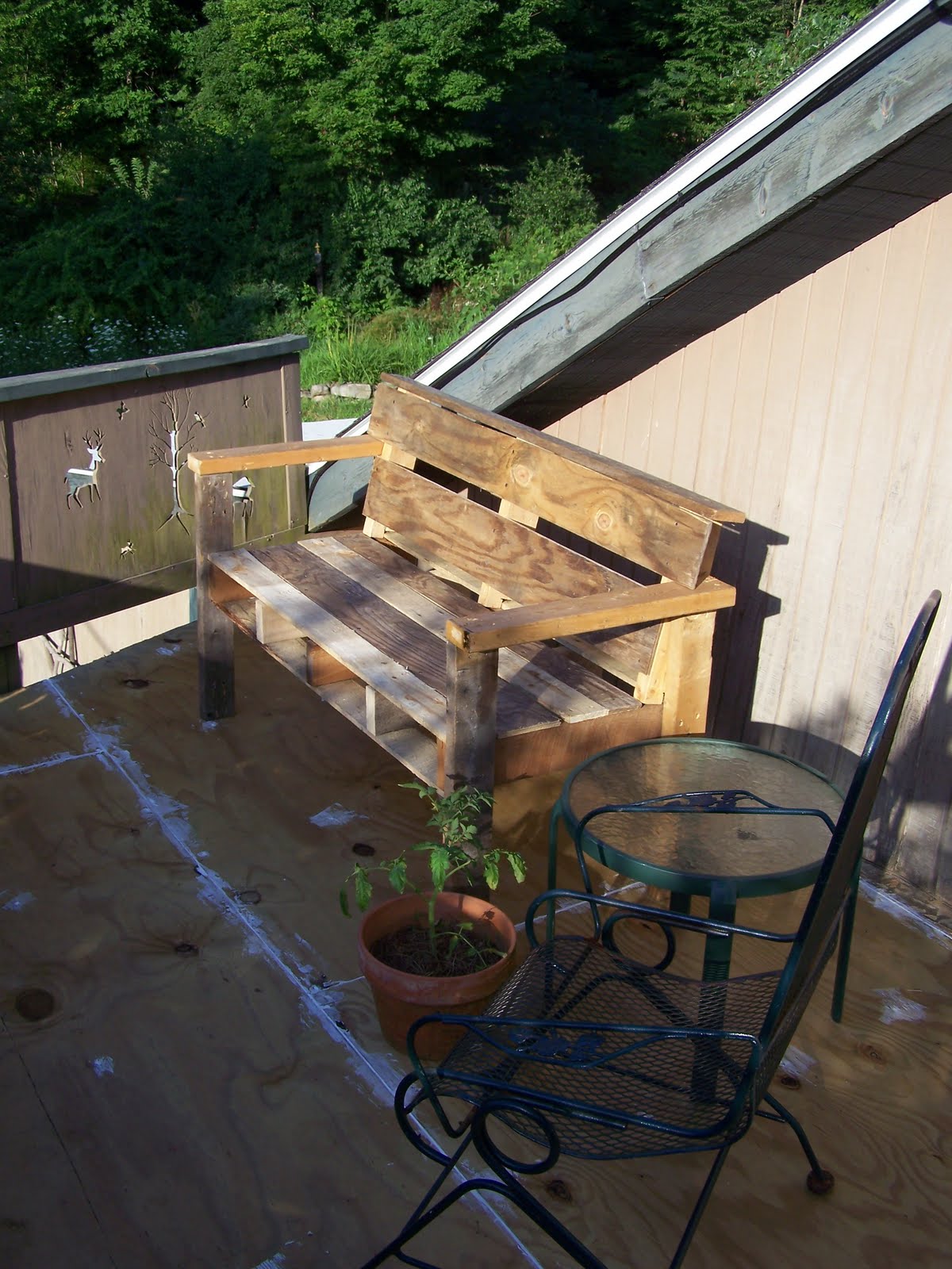 Sit and rest awhile...: Pallet Wood Bench.