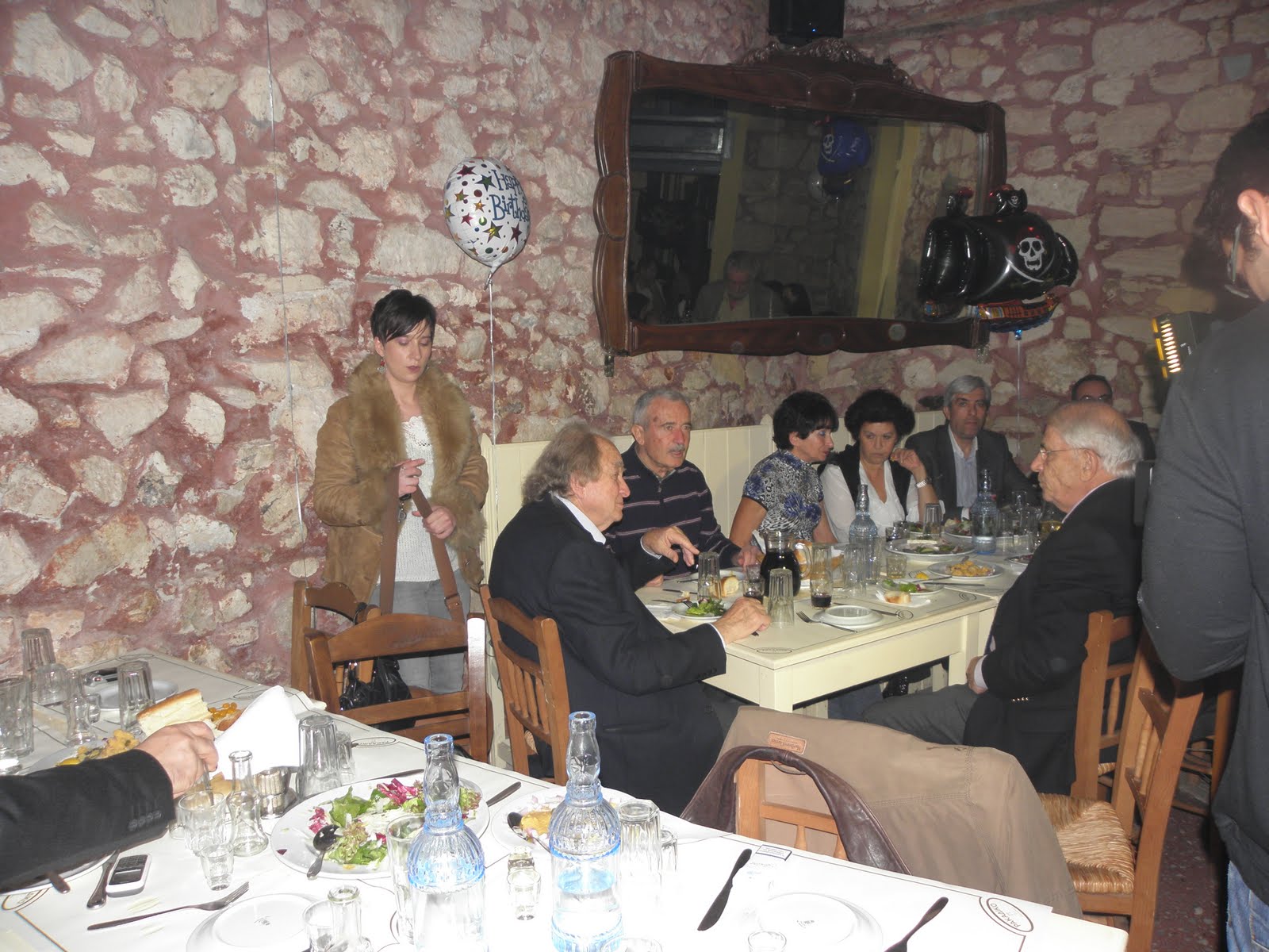 PEIRATIKO REPORTAZ: ΓΕΝΕΘΛΙΑ PEIRATIKOREPORTAZ ΝΟ 2