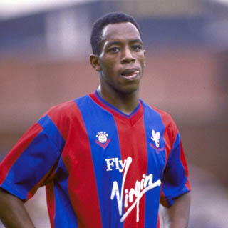 Revista Futebolista: Ainda se lembra...de Ian Wright