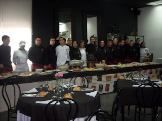 ALIMENTOS Y BEBIDAS: SERVICIO FRANCES