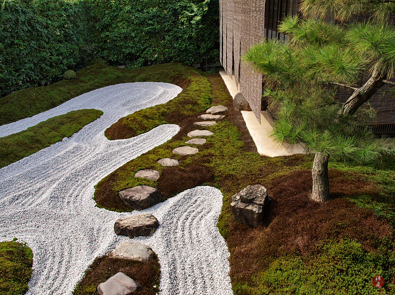 FROM THE GARDEN OF ZEN: A Karesansui garden in Daitoku-ji (Kyoto)