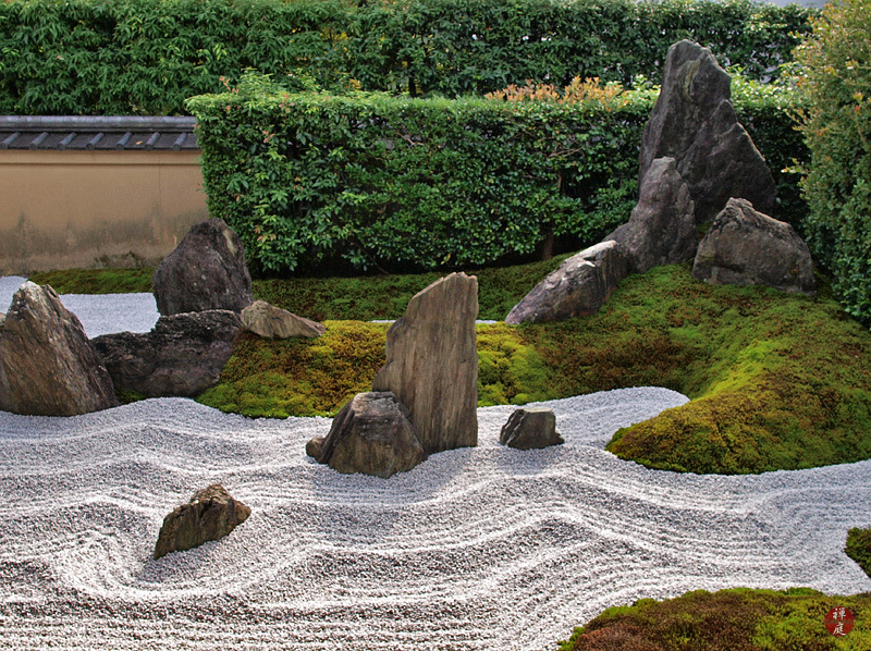 FROM THE GARDEN OF ZEN: A Karesansui garden in Daitoku-ji (Kyoto)