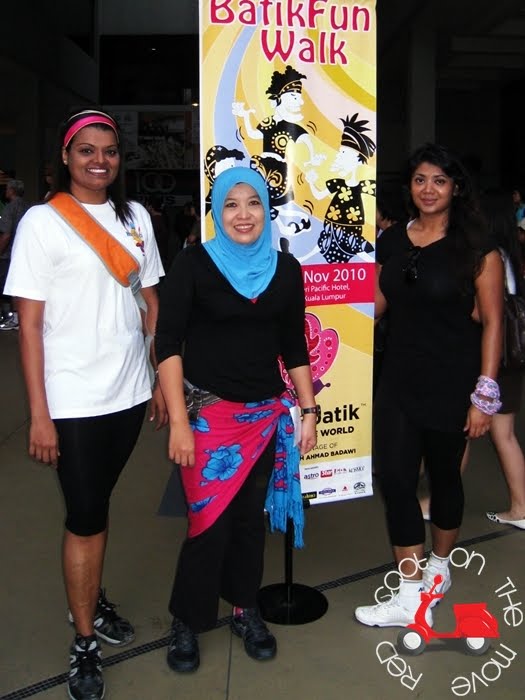Batik Fun Walk 2010 ~ Red Scoot On The Move
