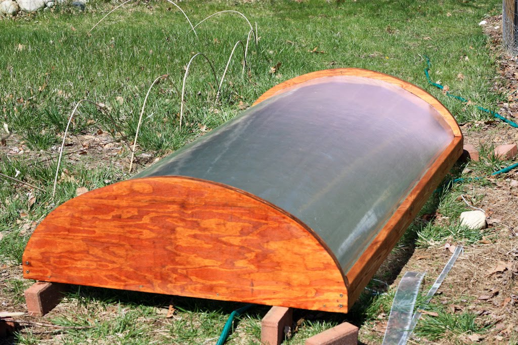 The Clueless Gardeners - A Garden Blog: Constructing a Solar Pod