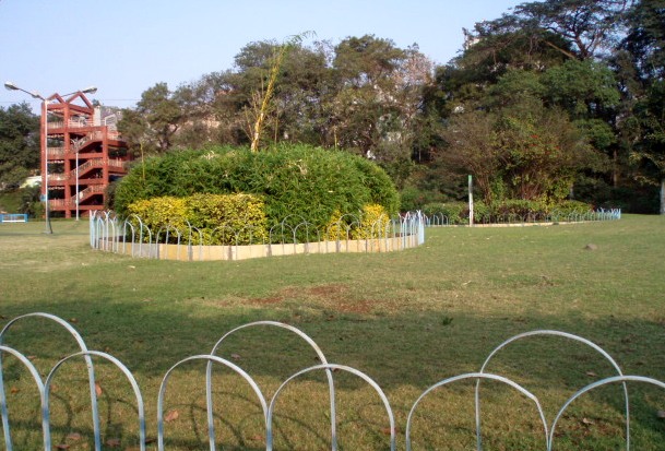 Travelogue Unlimited: Saras Baug Ganpati Temple: A Photo Feature