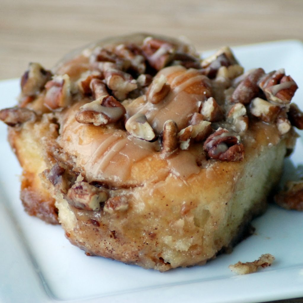 Scrambled Henfruit: The Most Awesome Cinnamon Rolls You'll Ever Eat ...
