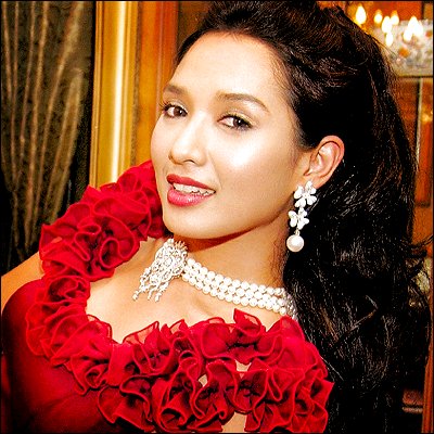 SYAMSYUN84: Vanidah Imran pengacara baru Nona 2011