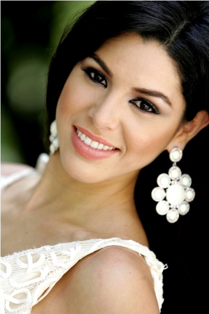 QUEENS: Alexandria Mills is Miss world 2010