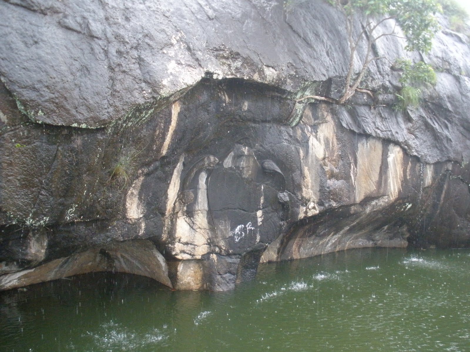 From Serendib To Sikkim: Seated Buddha, Mihiñdu Guhawa, Aradhana Gala ...