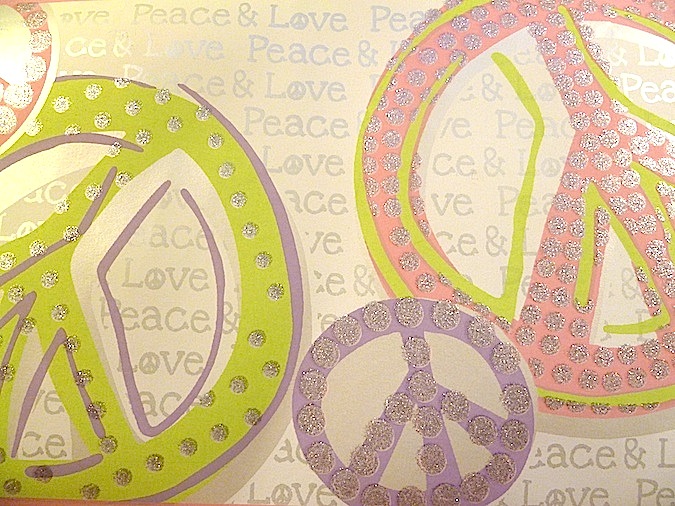 For the Love of Wallpaper: Peace Border for All
